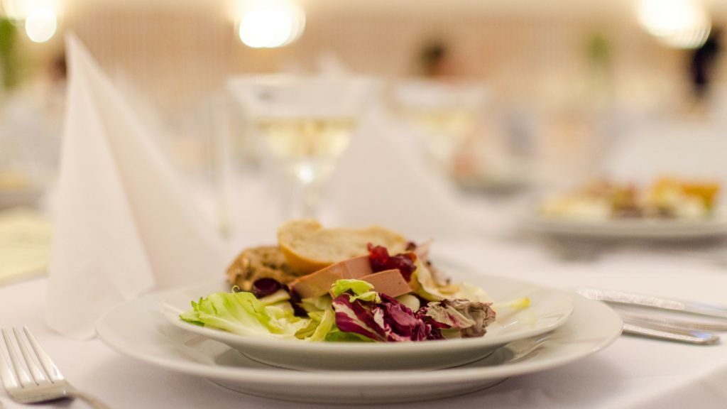 Plated or Buffet Style: Which Is Right For You? – Cheers and Confetti ...
