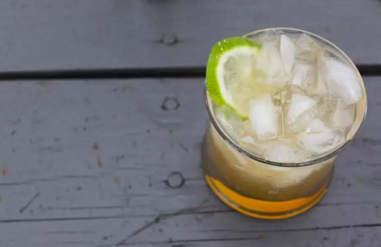 11 Dazzling NYE Cocktails – Cheers and Confetti Blog by Eventective