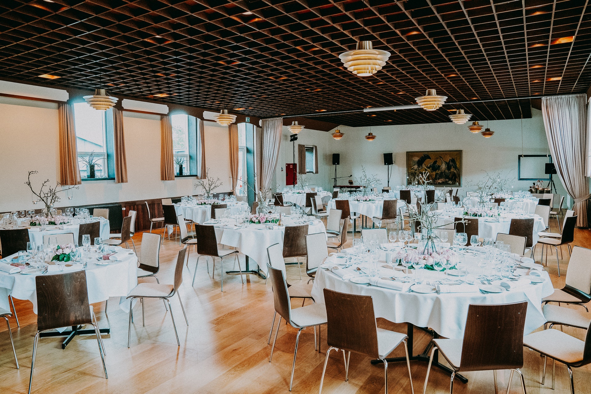 4 Things to Consider Before Choosing an Event Venue – Cheers and ...