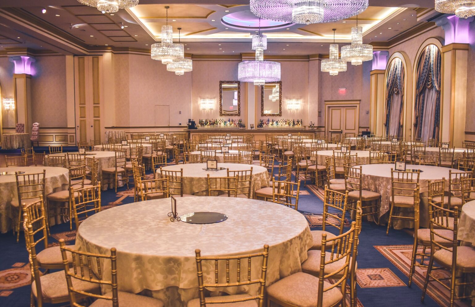 4 Things to Consider Before Choosing an Event Venue – Cheers and ...
