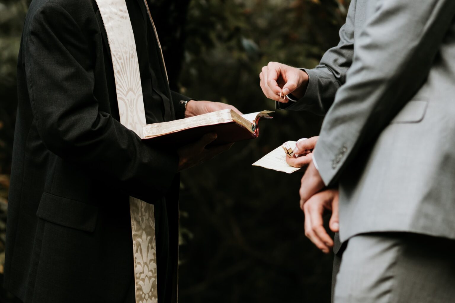 7 Tips for Choosing a Wedding Officiant – Cheers and Confetti Blog by ...