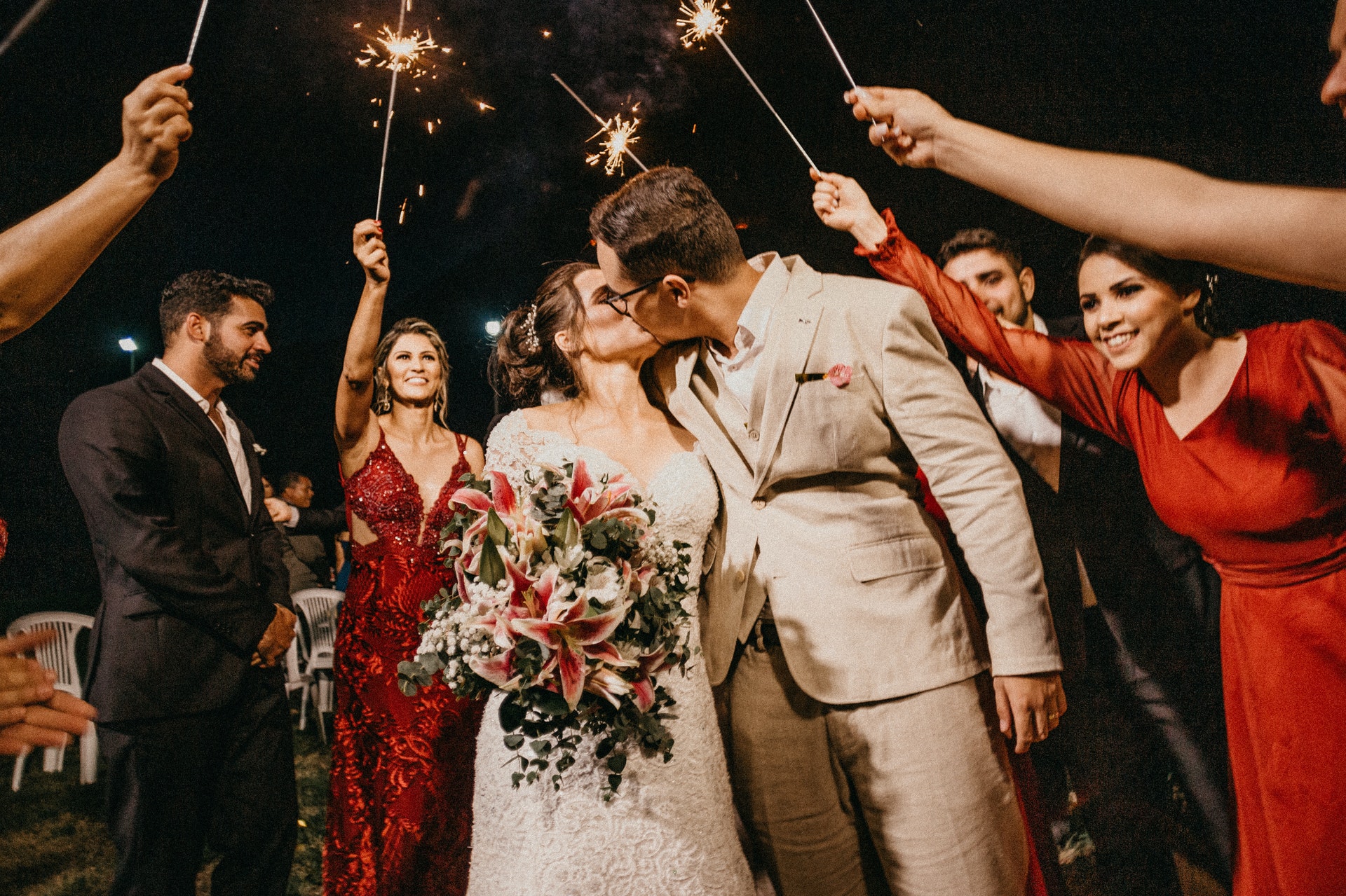 A Guide to Having Bridesmen and Groomswomen – Cheers and Confetti Blog ...