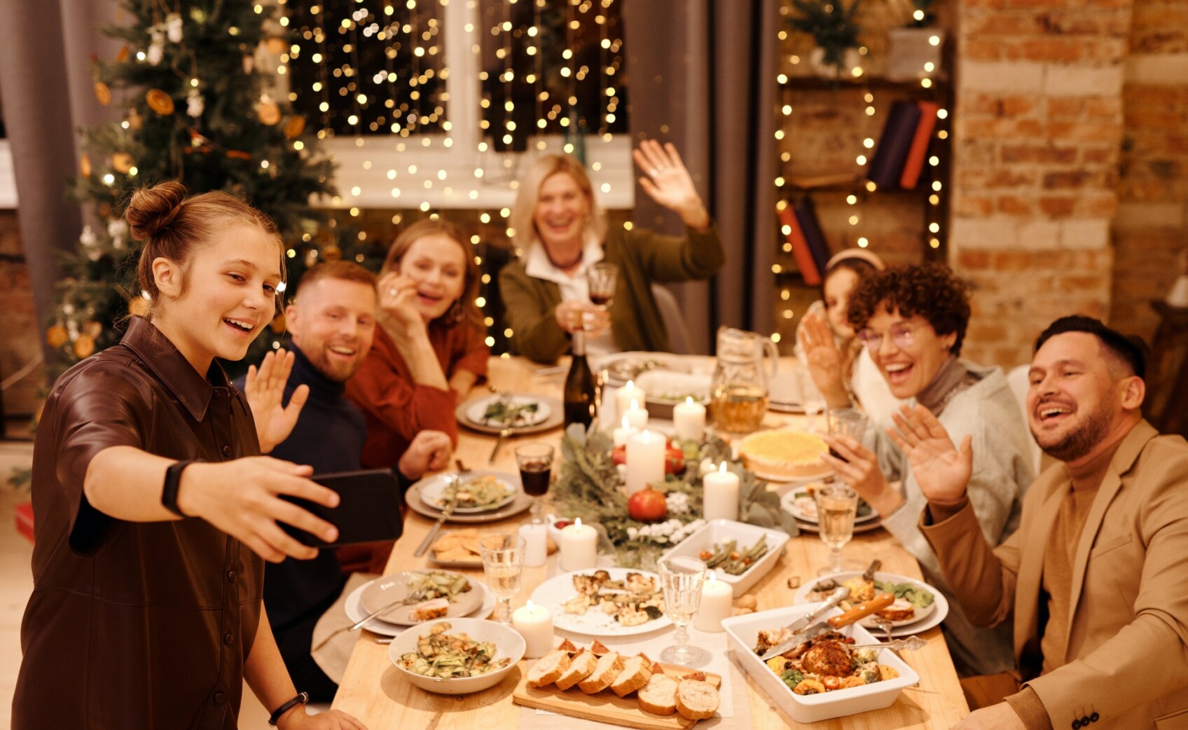 7 Must-Haves for a Festive Holiday Party - Cheers and Confetti Blog by ...
