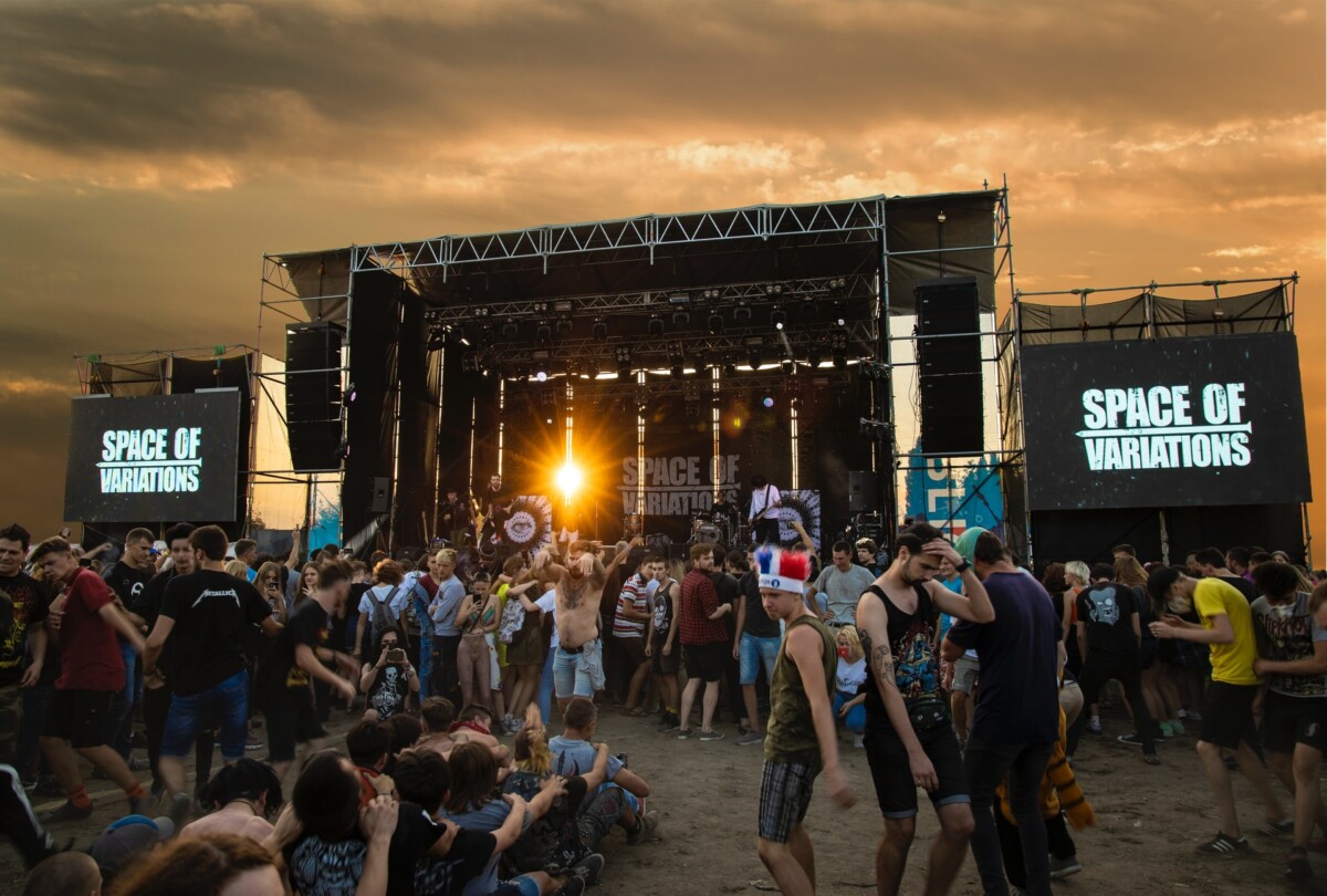 10 Important Tips for Planning an Outdoor Event - Cheers and Confetti ...