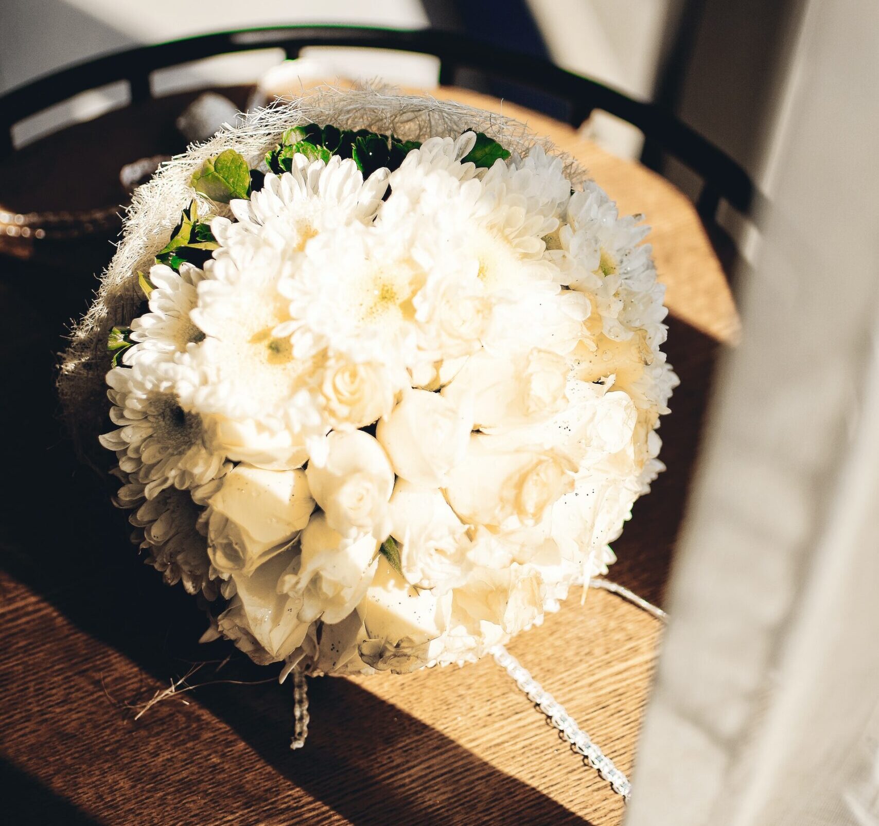 7 Ways to Spice Up Your All-White Bouquet - Cheers and Confetti Blog by ...